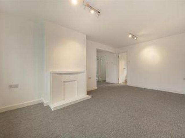 2 Bedrooms Flat for sale in Cargreen Road, London SE25