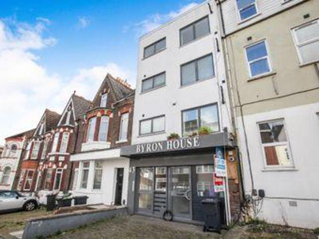 2 Bedrooms Flat for sale in Cardiff Road, Luton LU1