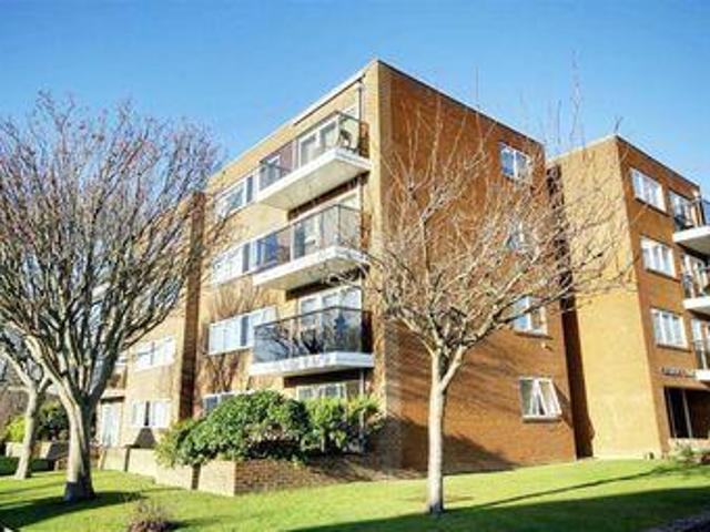 2 Bedrooms Flat for sale in Cardinal Court, Grand Avenue, Worthing, West Sussex BN11