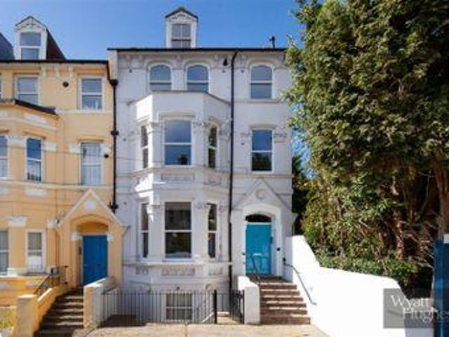 2 Bedrooms Flat for sale in Carisbrooke Road, St. Leonards On Sea TN38