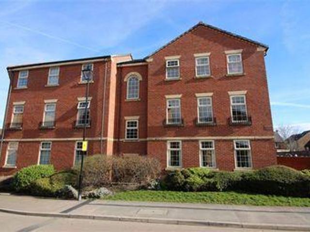 2 Bedrooms Flat for sale in Carlton Gate Drive, Kiveton Park, Sheffield, Rotherham S26