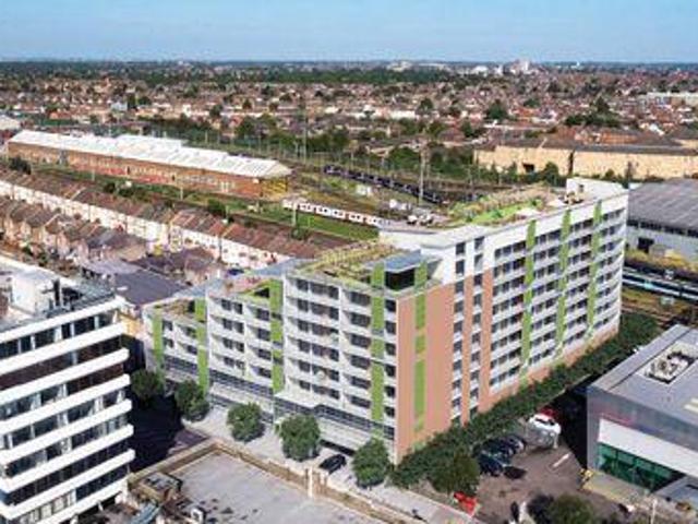 2 Bedrooms Flat for sale in Carlton House, 501 535 High Street, Ilford IG1