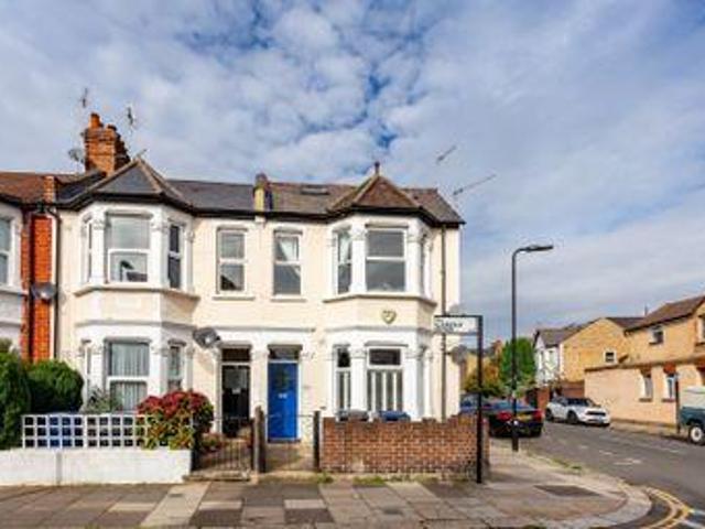 2 Bedrooms Flat for sale in Carlyle Road, London W5