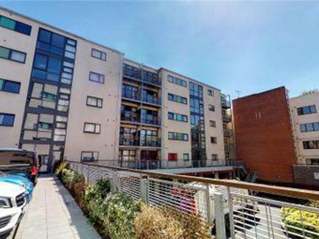 2 Bedrooms Flat for sale in Carmine Wharf, 30 Copenhagen Place, London E14