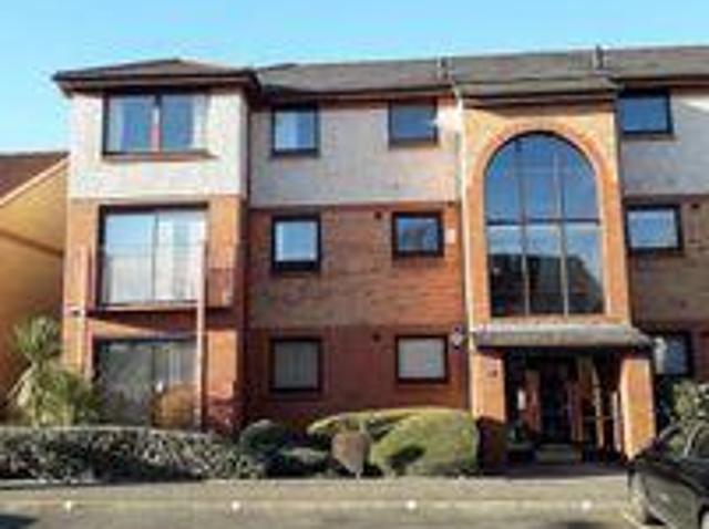 2 Bedrooms Flat for sale in Carnbee Avenue, Liberton, Edinburgh EH16