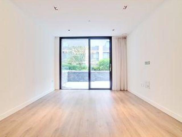 2 Bedrooms Flat for sale in Cashmere House, 37 Leman Street, London E1