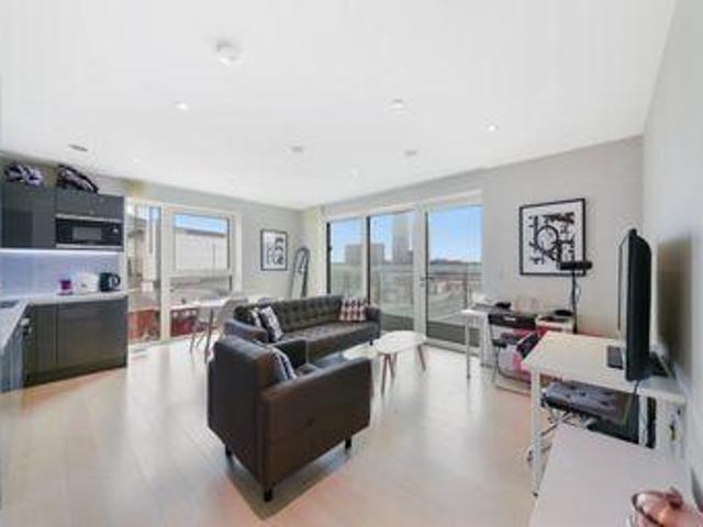 2 Bedrooms Flat for sale in Cassia Point, Glasshouse Gardens, Stratford E20