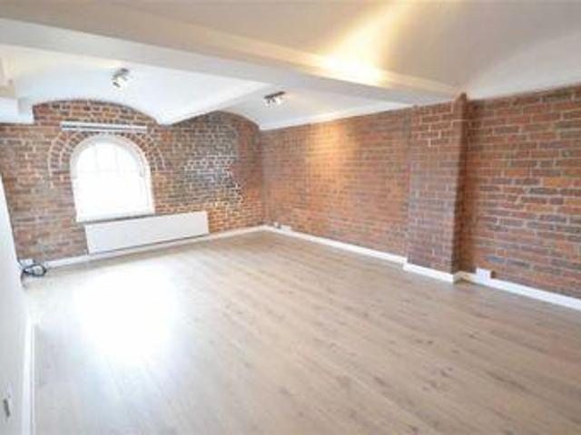 2 Bedrooms Flat for sale in Castle Quay, Manchester M15