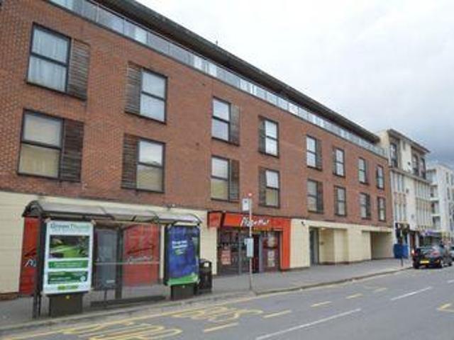 2 Bedrooms Flat for sale in Castle Street, High Wycombe HP13