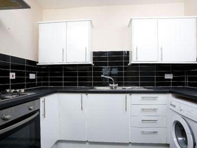 2 Bedrooms Flat for sale in Castle Street, Paisley PA1