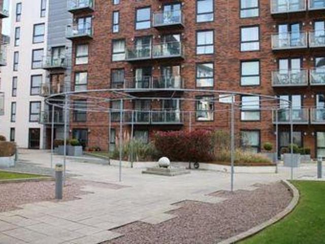 2 Bedrooms Flat for sale in Cedar Court, Prestwich, Manchester, Greater Manchester M25