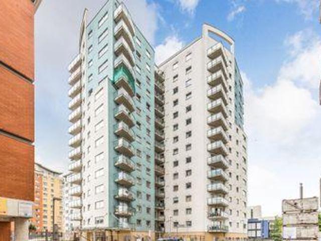 2 Bedrooms Flat for sale in Centreway Apartments, Axon Place, Ilford IG1