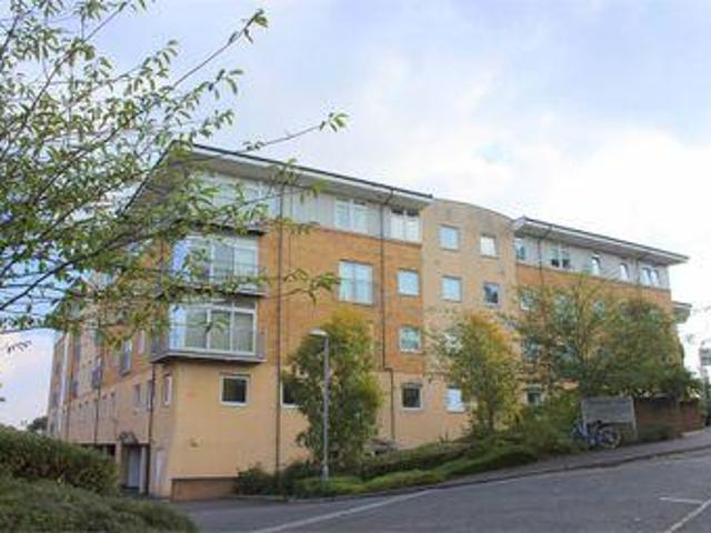 2 Bedrooms Flat for sale in Centurion Court, Camp Road, St Albans, Hertfordshire AL1