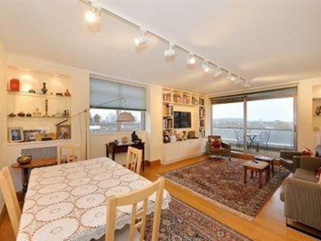 2 Bedrooms Flat for sale in Century Court, London NW8
