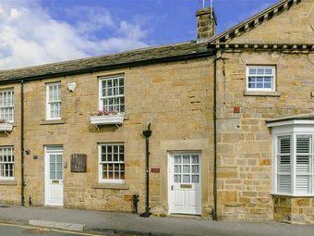 2 Bedrooms Flat for sale in Church Lane, Harewood, Leeds LS17