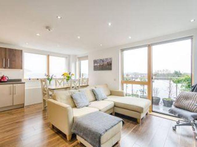2 Bedrooms Flat for sale in Church Road, Willesden NW10