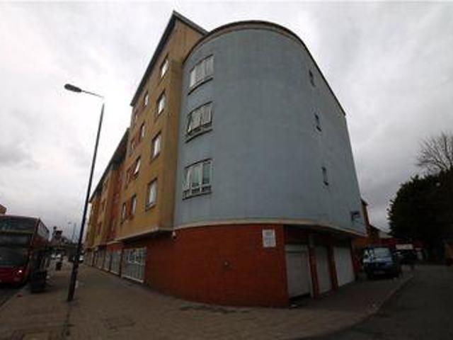 2 Bedrooms Flat for sale in Churchill House, 184 London Road, Mitcham CR4
