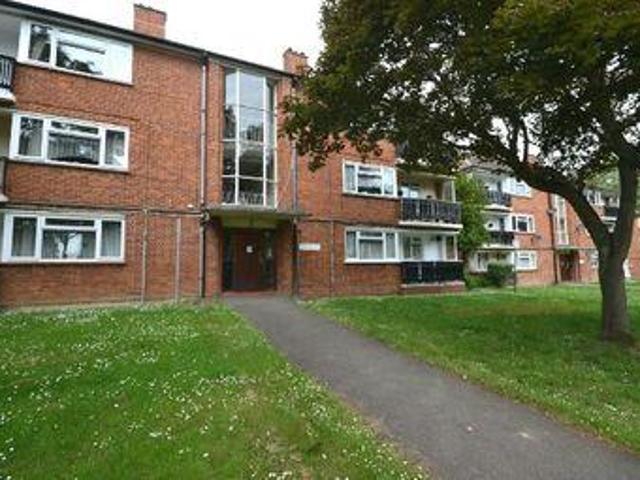 2 Bedrooms Flat for sale in Chadwick Avenue, London E4