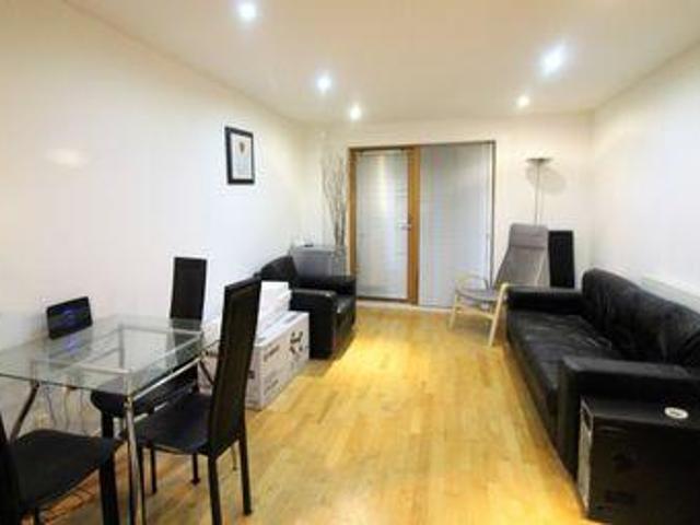 2 Bedrooms Flat for sale in Chadwick Street, Hunslet, Leeds LS10