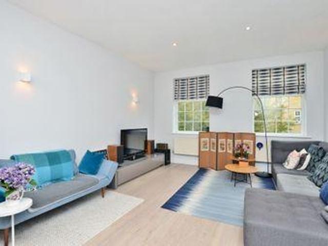 2 Bedrooms Flat for sale in Chadwick Place, Surbiton KT6