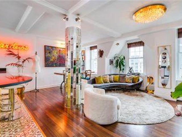 2 Bedrooms Flat for sale in Chalfont Court, Baker Street, London NW1