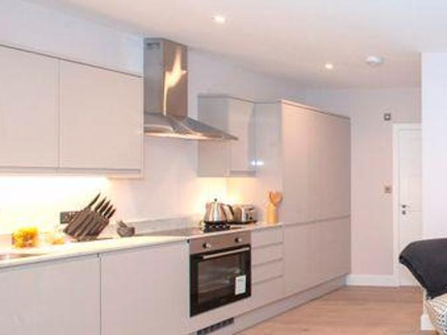 2 Bedrooms Flat for sale in Chalvey Park, Slough SL1