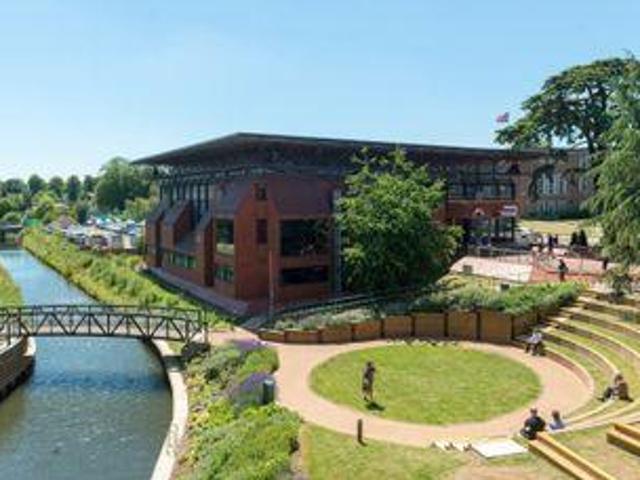 2 Bedrooms Flat for sale in Chapel Wharf, Chapel Arches, High Street, Maidenhead SL6