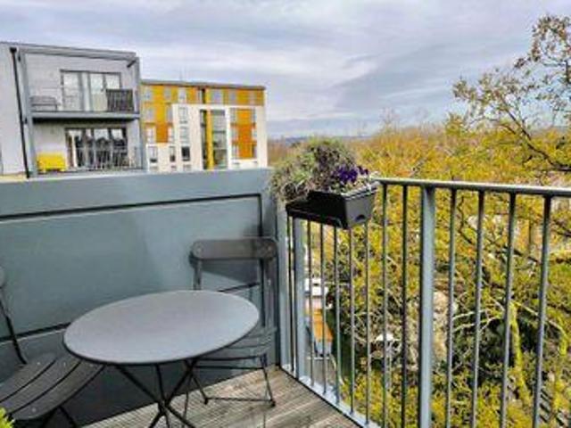2 Bedrooms Flat for sale in Charcot Road, London NW9