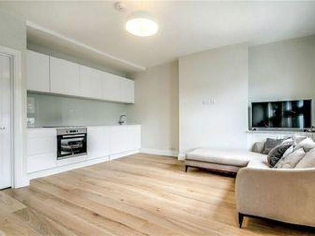 2 Bedrooms Flat for sale in Charlton Road, London NW10