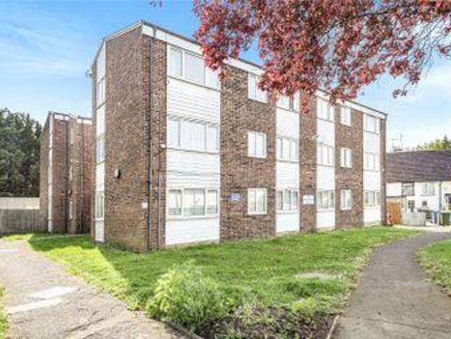 2 Bedrooms Flat for sale in Charles Crescent, Harrow, Middlesex HA1