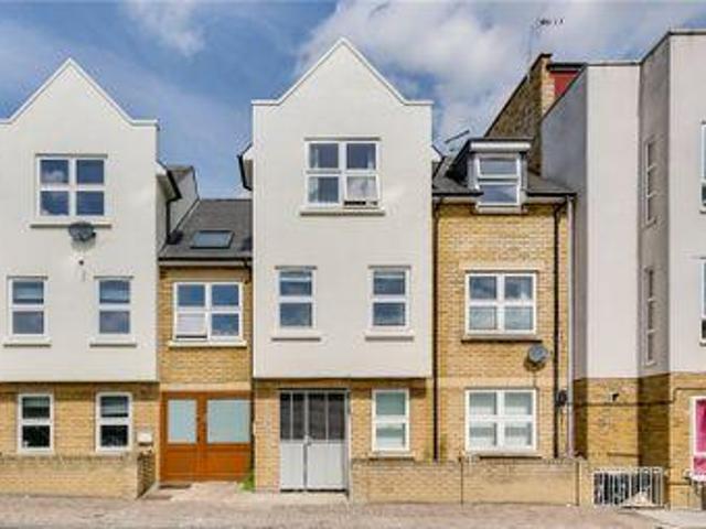 2 Bedrooms Flat for sale in Charlmont Road, London SW17