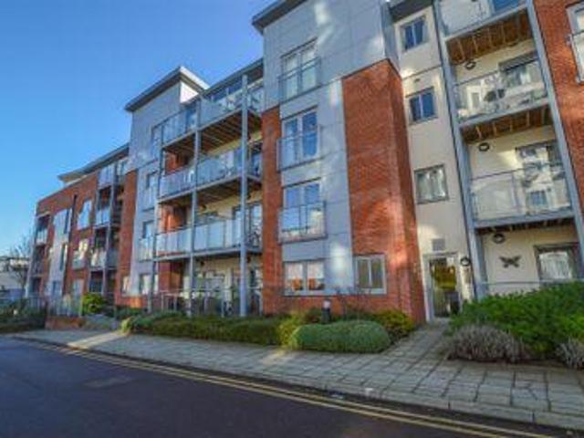 2 Bedrooms Flat for sale in Charrington Place, St. Albans AL1