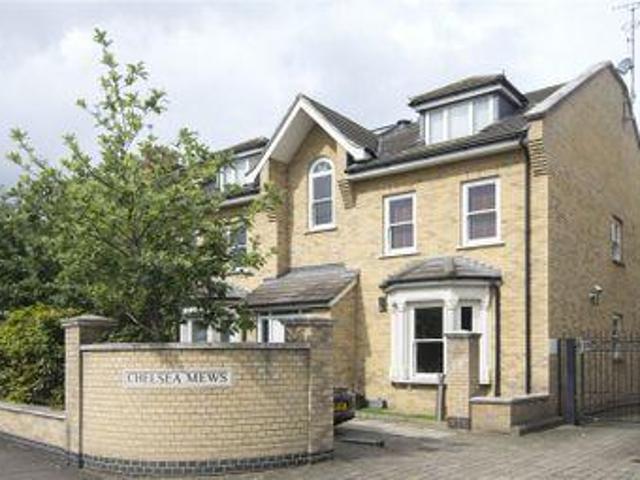 2 Bedrooms Flat for sale in Chelsea Mews, 45 47 New Wanstead, London E11