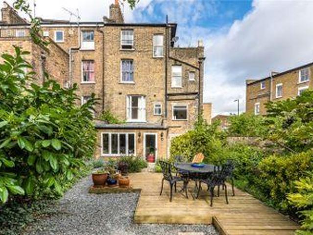 2 Bedrooms Flat for sale in Chelsham Road, London SW4