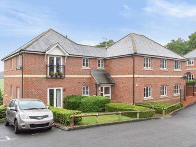 2 Bedrooms Flat for sale in Chesham, Buckinghamshire HP5