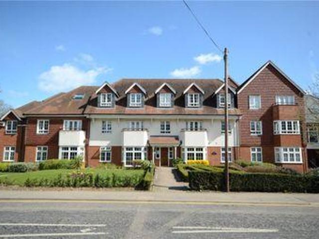2 Bedrooms Flat for sale in Chestnut Grange, Harding Place, Wokingham RG40