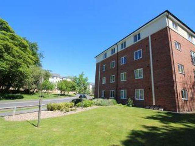 2 Bedrooms Flat for sale in Chestnut Lane, Leeds LS14