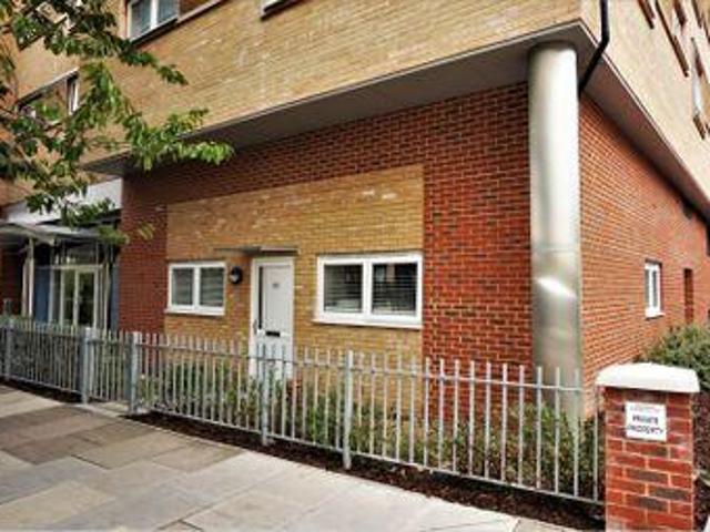 2 Bedrooms Flat for sale in Cherrydown East, Basildon SS16