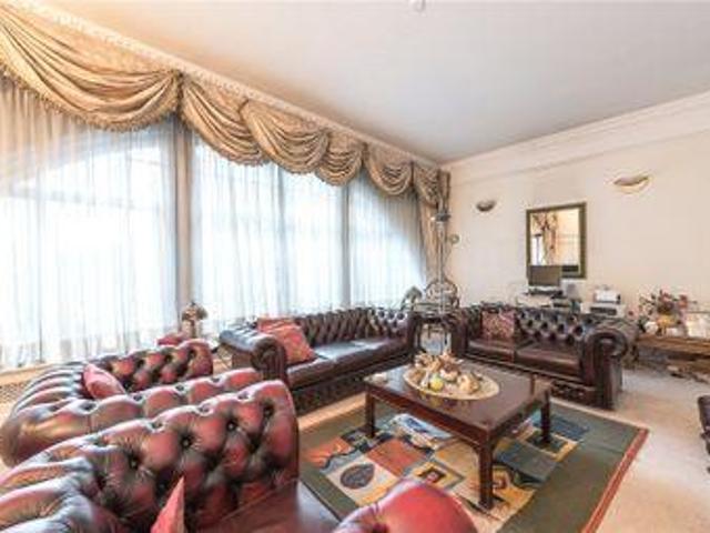 2 Bedrooms Flat for sale in Chiltern Court, Baker Street, Marylebone, London NW1
