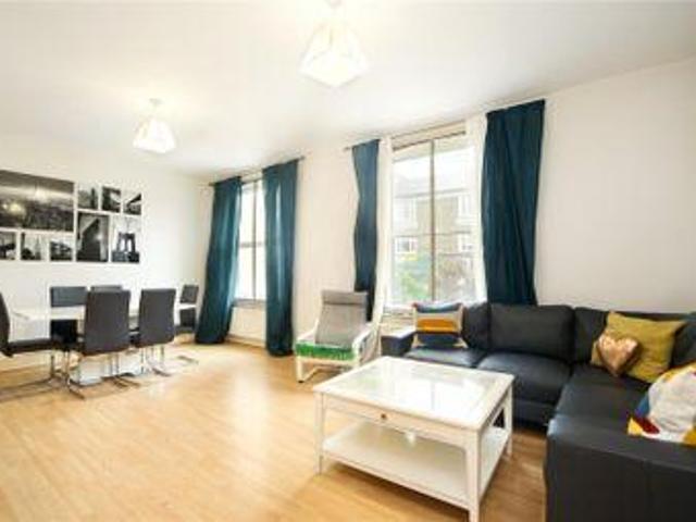 2 Bedrooms Flat for sale in Chiswick High Road, Chiswick W4