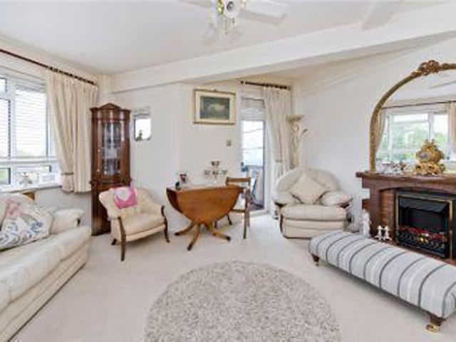 2 Bedrooms Flat for sale in Christchurch House, Christchurch Road, London SW2