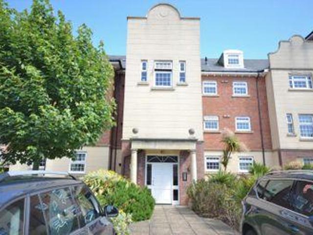 2 Bedrooms Flat for sale in Christchurch Place, Eastbourne BN23