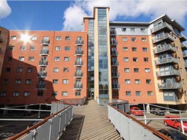 2 Bedrooms Flat for sale in City Walk, Leeds LS11