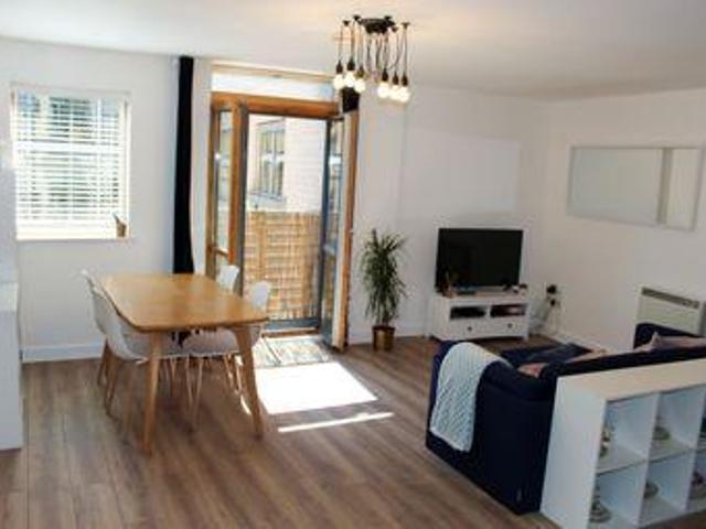 2 Bedrooms Flat for sale in City Court Trading Estate, Poland Street, Manchester M4