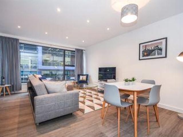 2 Bedrooms Flat for sale in City Place, Victoria Road, Chelmsford CM1