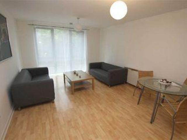2 Bedrooms Flat for sale in City Road East, Manchester M15