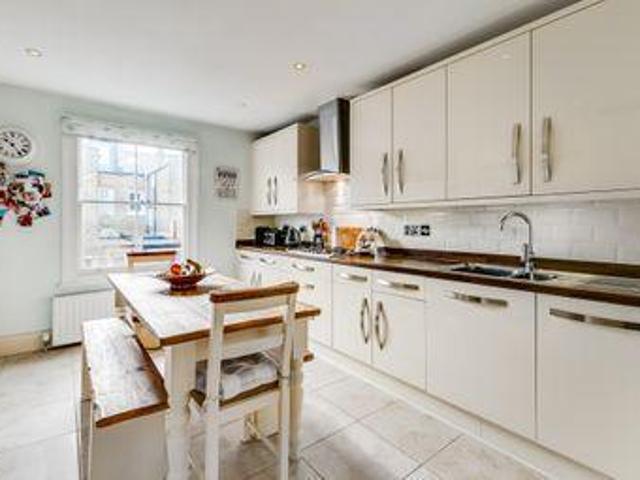 2 Bedrooms Flat for sale in Cicada Road, London SW18