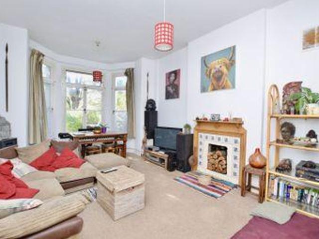 2 Bedrooms Flat for sale in Clapham Common North Side, Clapham SW4