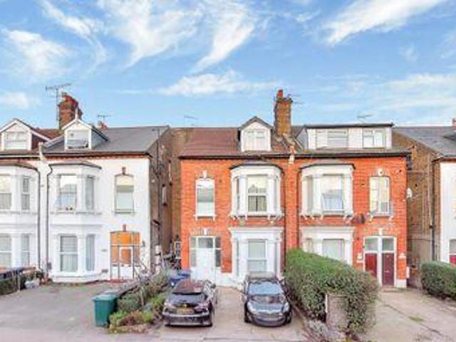 2 Bedrooms Flat for sale in Claremont Road, London NW2