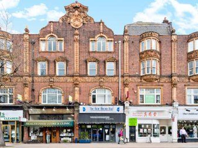 2 Bedrooms Flat for sale in Claremont Road, Surbiton KT6